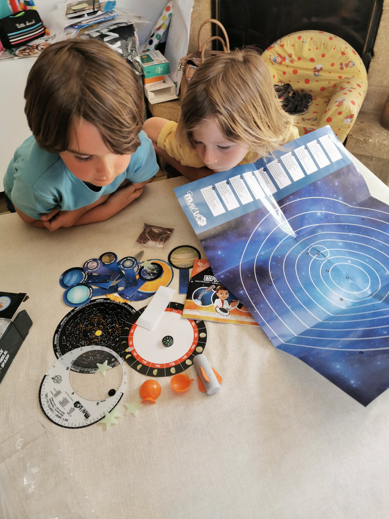 Le coffret Mini Lab Espace de Buki - Petits génies en herbe