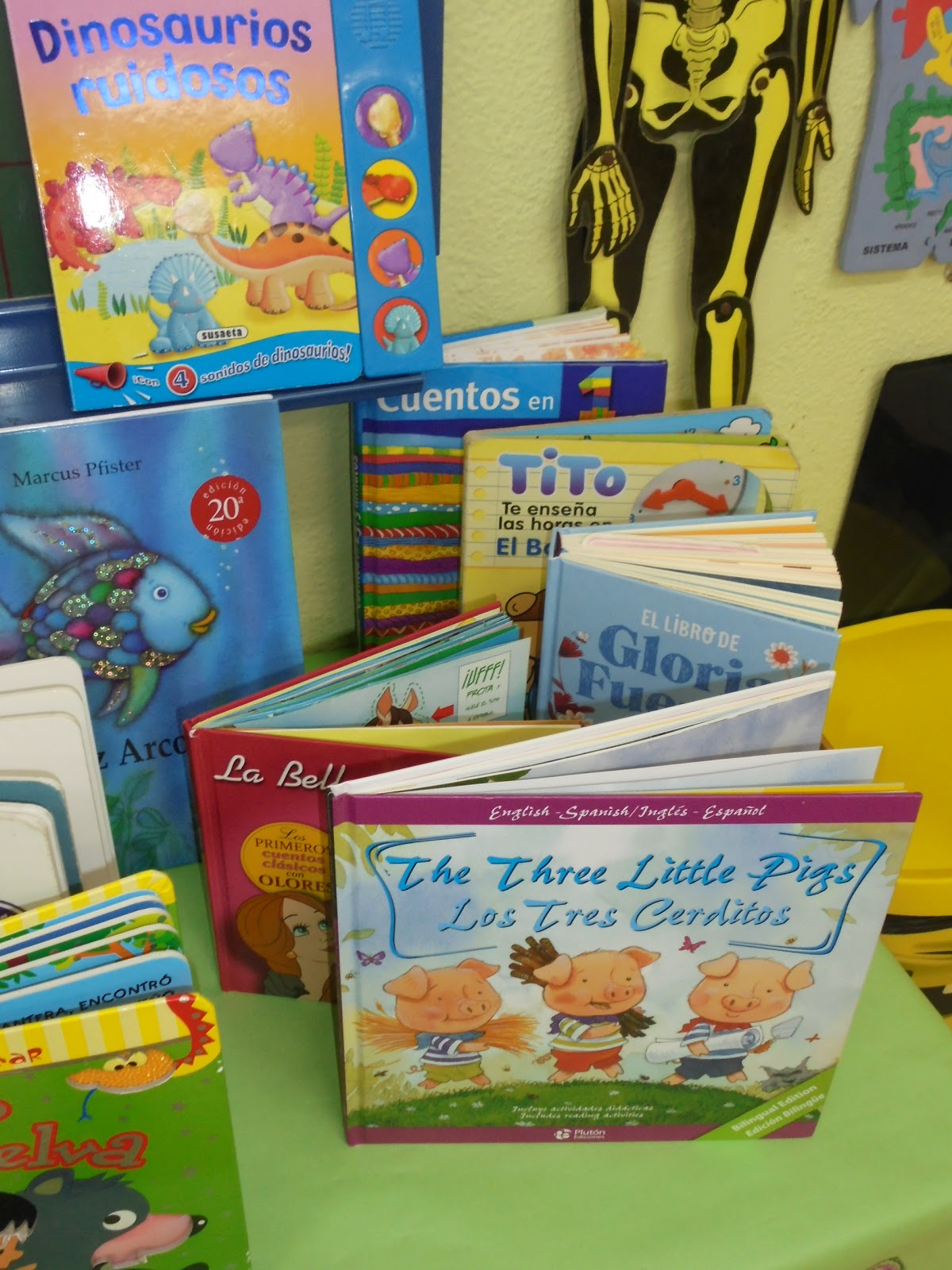 ABRACADABRA: SEMANA DEL LIBRO: "RINCÓN DE NUESTROS LIBROS FAVORITOS"