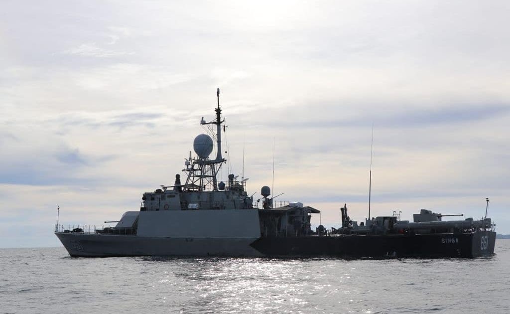 Garuda Militer: [Foto] Penampakan KRI Singa di Perairan Kalimantan Timur