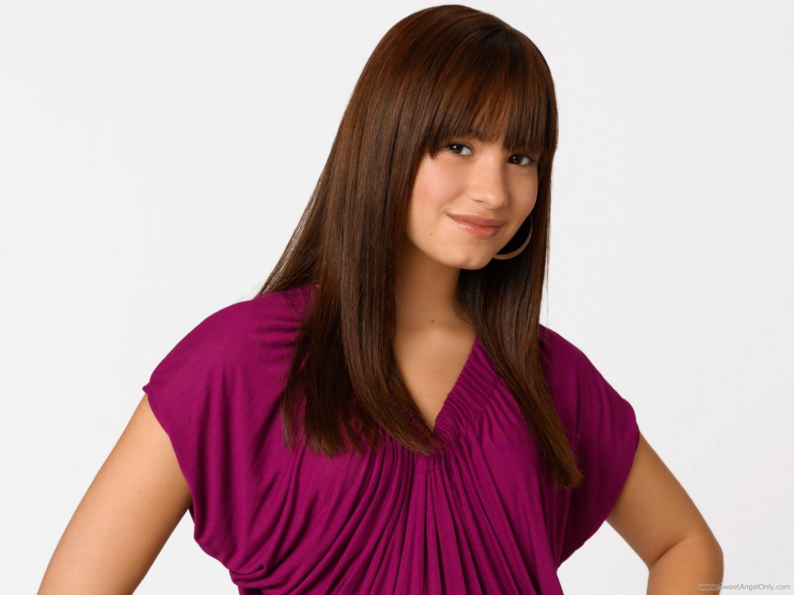 Demi Lovato Actress & Singer Wallpapers ~ Pix Wallpapers