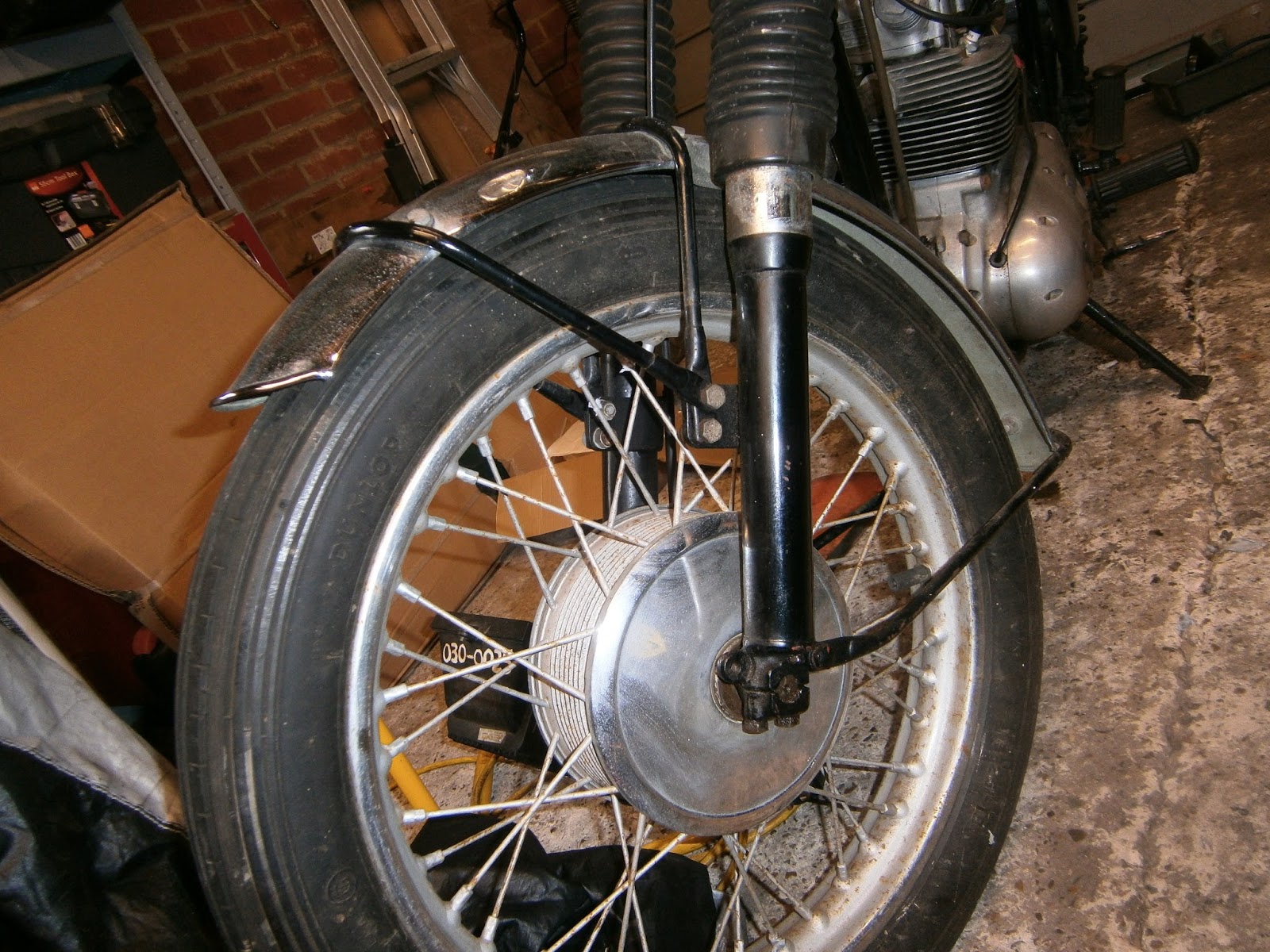 BSA B25 Fleetstar (Starfire) 1968: Fleetstar B25 Front brake and cable ...