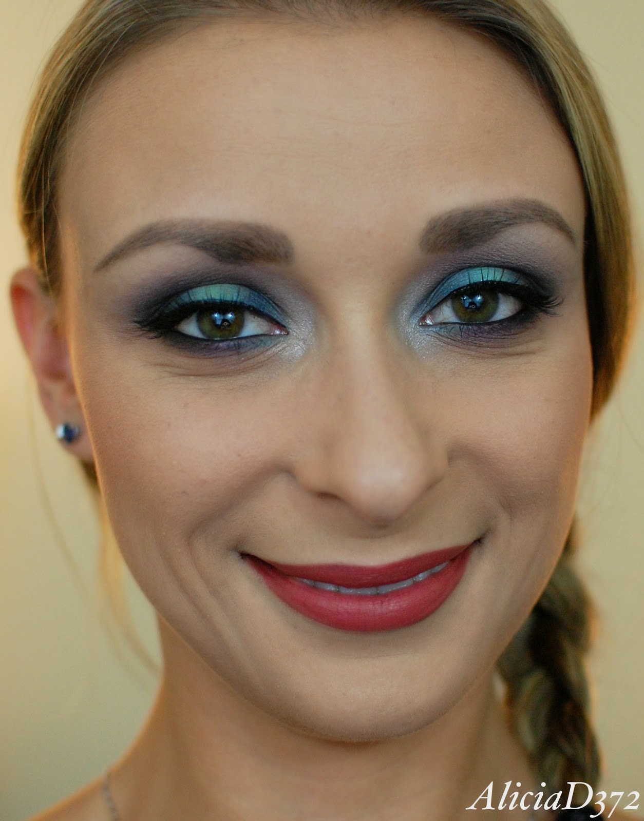 AliciaD372 : Victorian Flashback Makeup Tutorial!