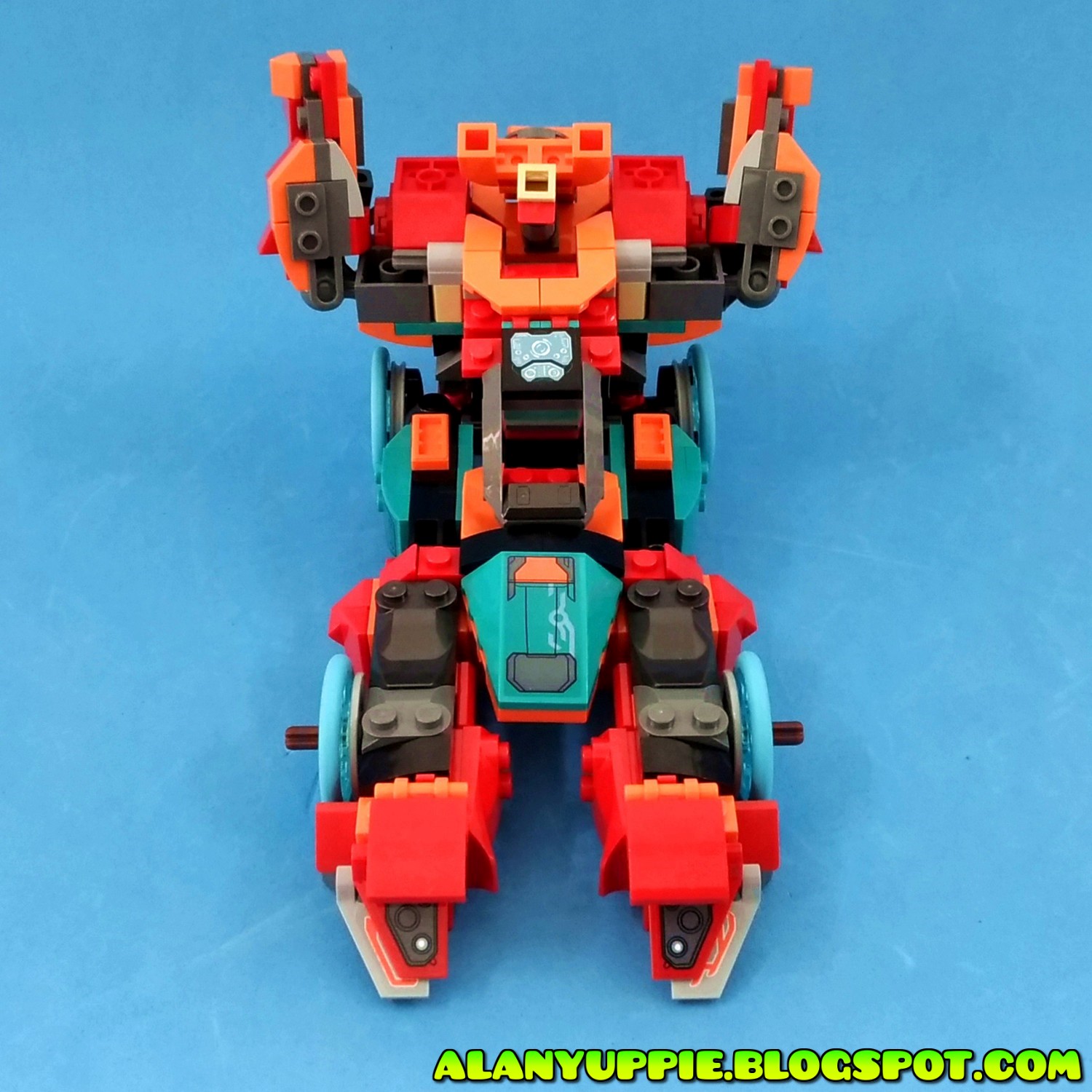 Alanyuppie's LEGO Transformers: Video Tutorial: Transformer Speedster ...