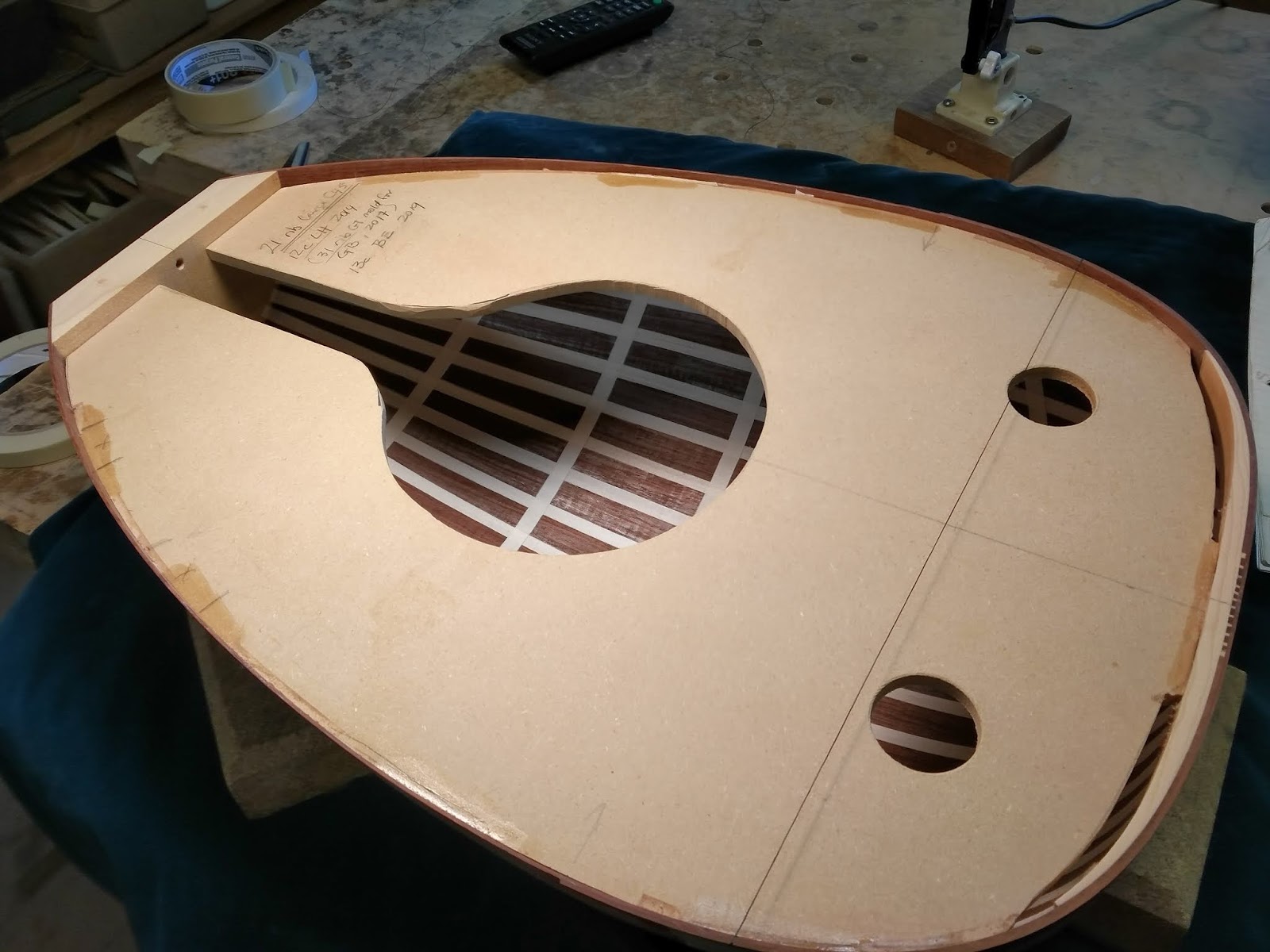The Lute's Progress,: Building a 13 Course Lute, Start to Finish, 2 ...