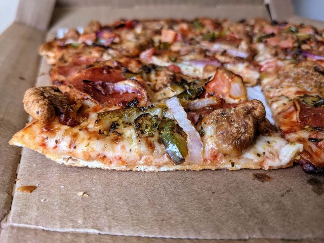 Review: Pizza Hut - Ultimate The Edge Pizza | Brand Eating