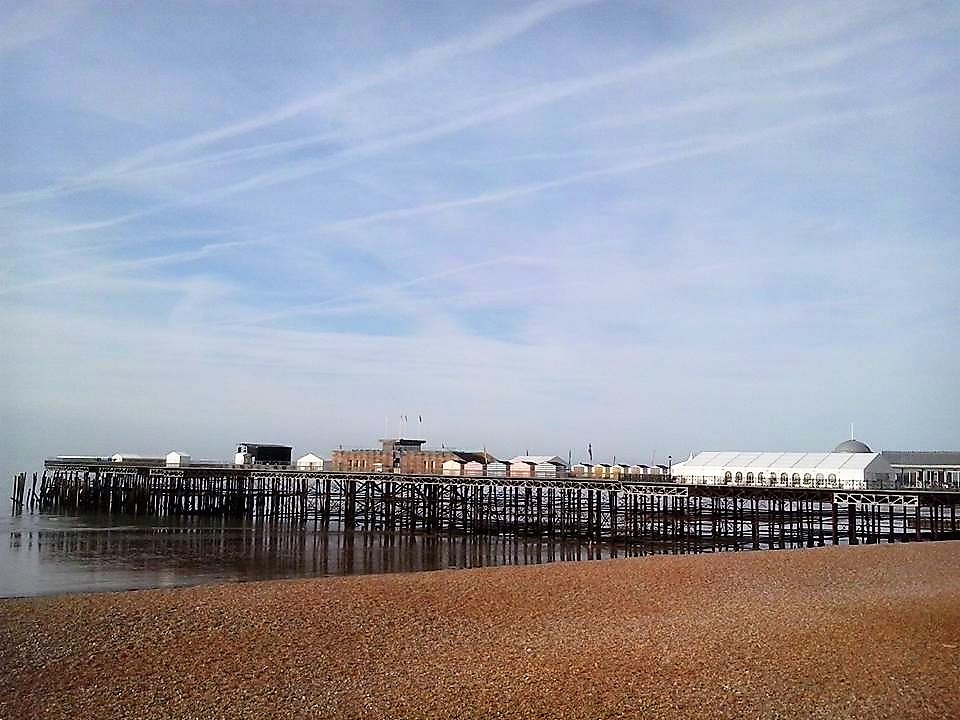 Steve on Hastings: Bank Holiday Weekend & Hastings Pier