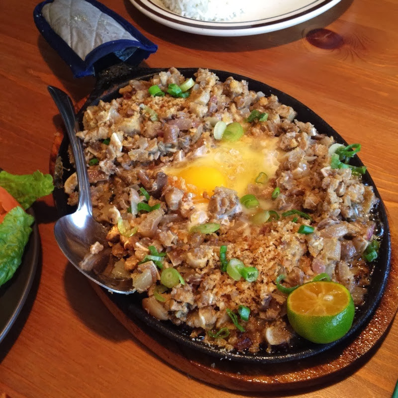 Pinoy Food Delights: Sizzling Chicken Sisig
