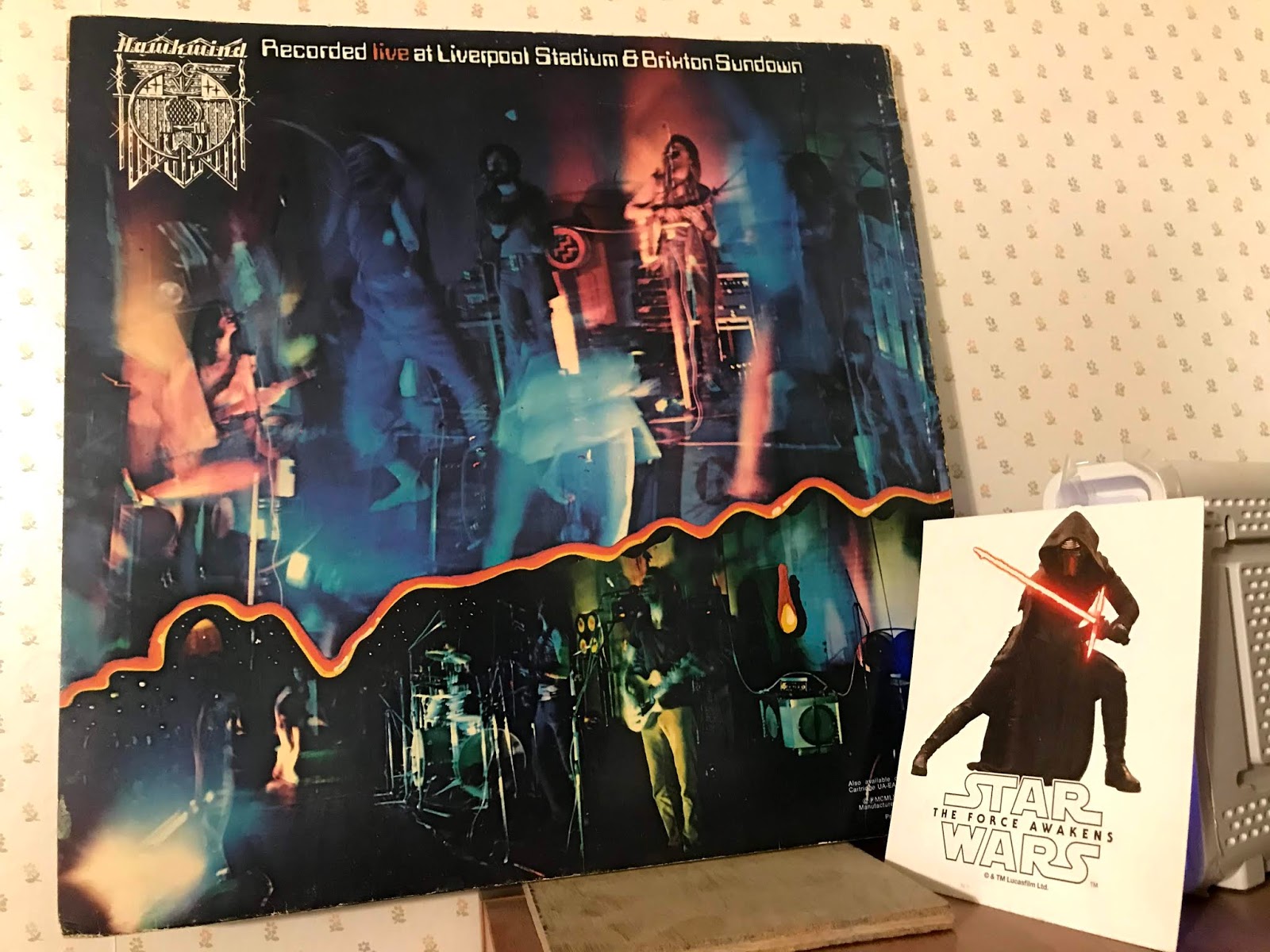 The College Crowd Digs Me: TCCDM Pulls One Out..."Space Ritual ...