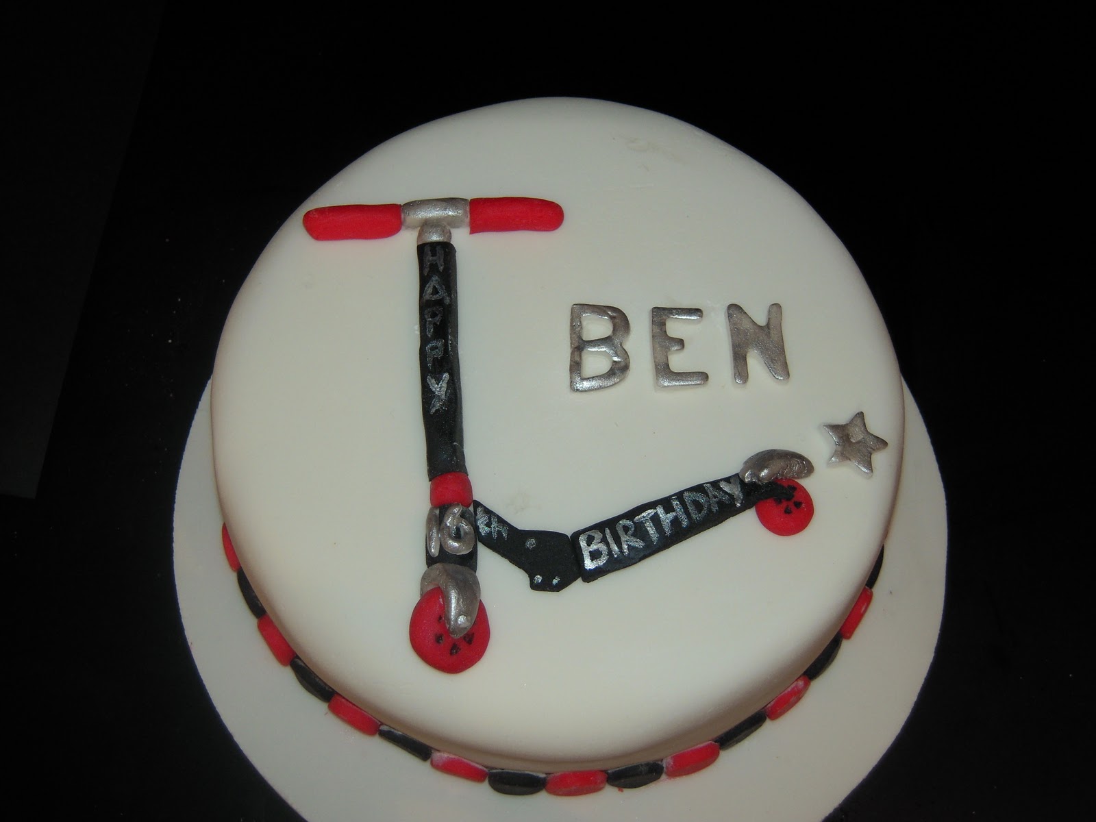 Eileen Atkinson's Celebration Cakes: Scooter cake