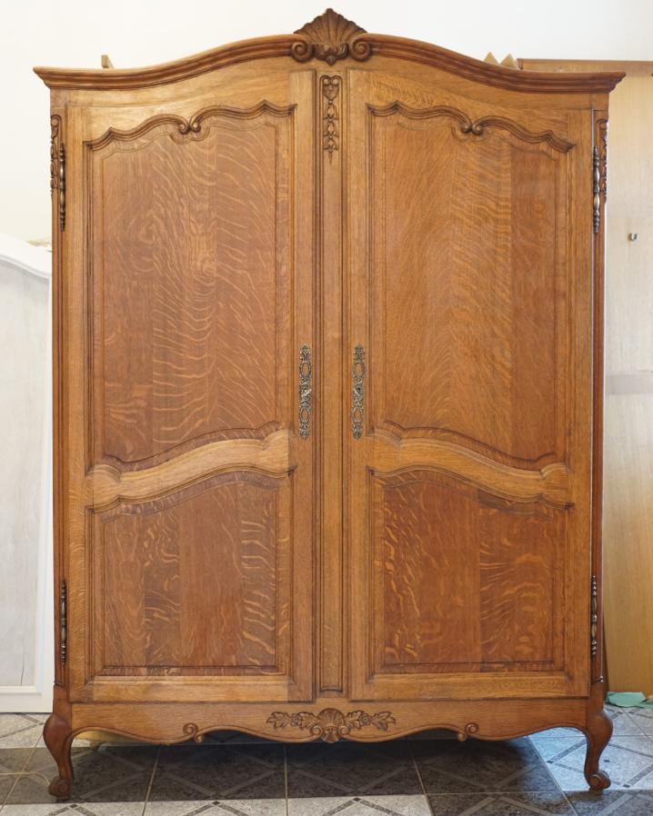 Modern Antyki: [1247] Dwudrzwiowa, dębowa szafa ludwikowska