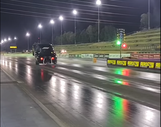 JUN II R32 GT-R Big Wheelie - Nissan Skyline GT-R s and GTR Information