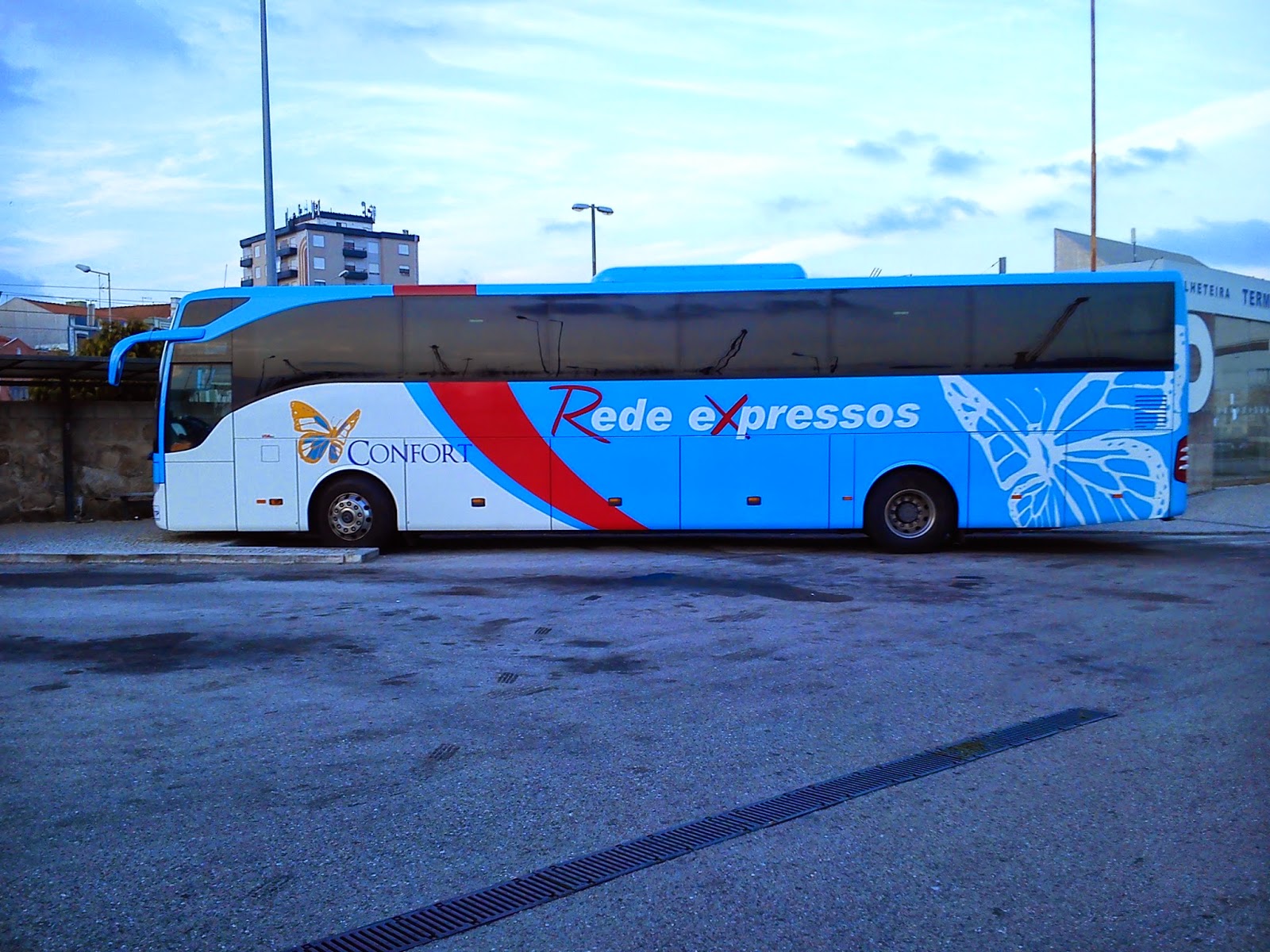 Autocarros do Gil: Mercedes vez turismo 4529 serviço rede expresso