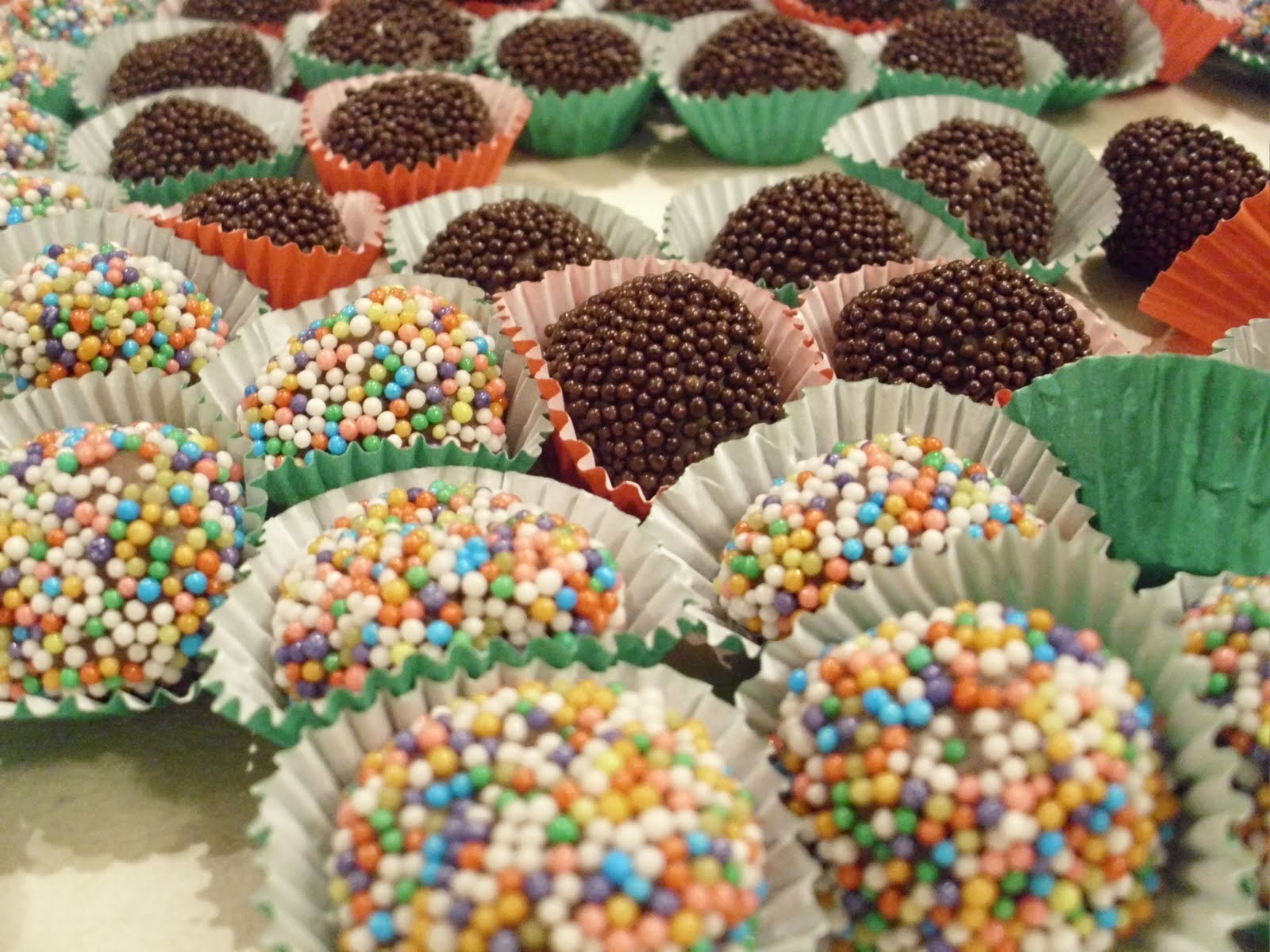 Meu mundo colorido com True Colors: Docinhos...