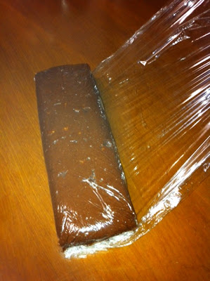 GlutenFreeSugarFreeTotallyDelicious: RAW ROLLED CHOCOLATE SALAMI CAKE