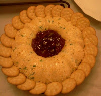 Recipe du Jour: Spicy Cheese Ring with Strawberry Preserves