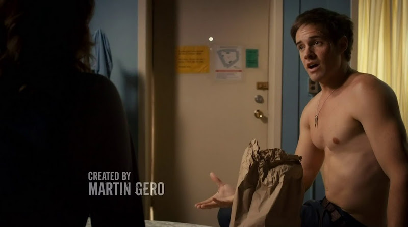 Jonathan Patrick Moore Shirtless in The LA Complex s2e02 - Shirtless Men at groopii