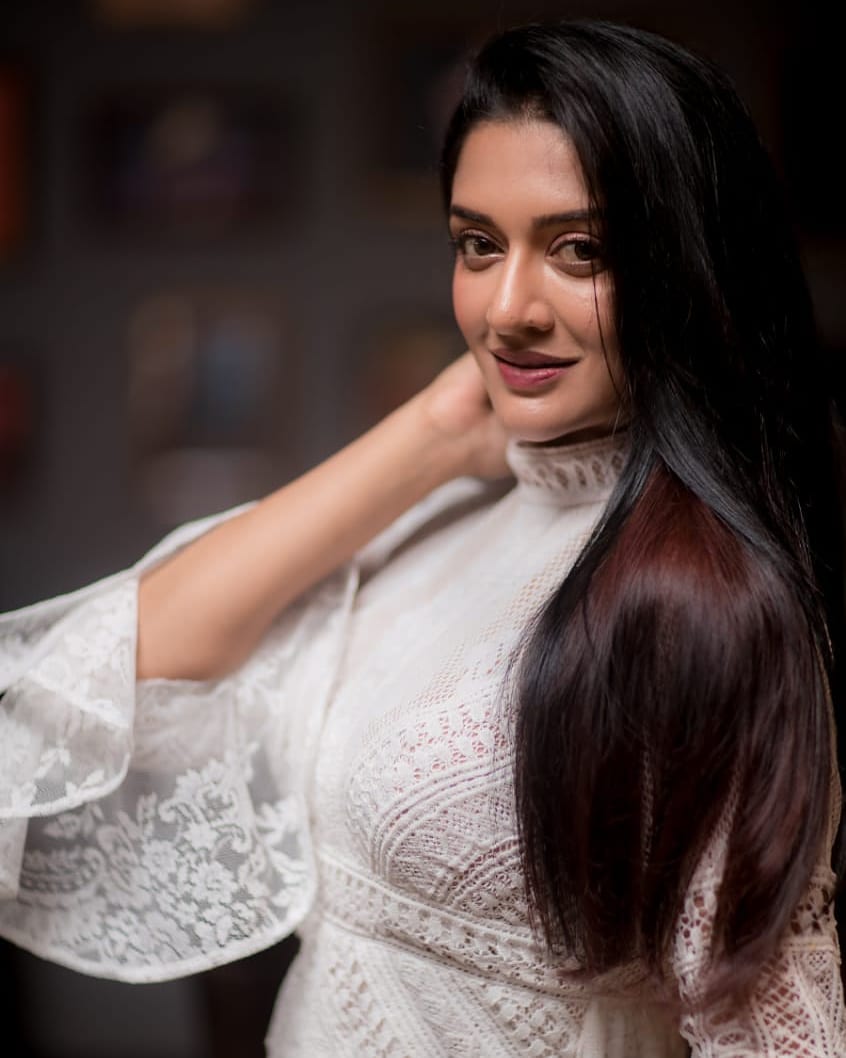 Actress Vimala Raman Latest Photoshoot