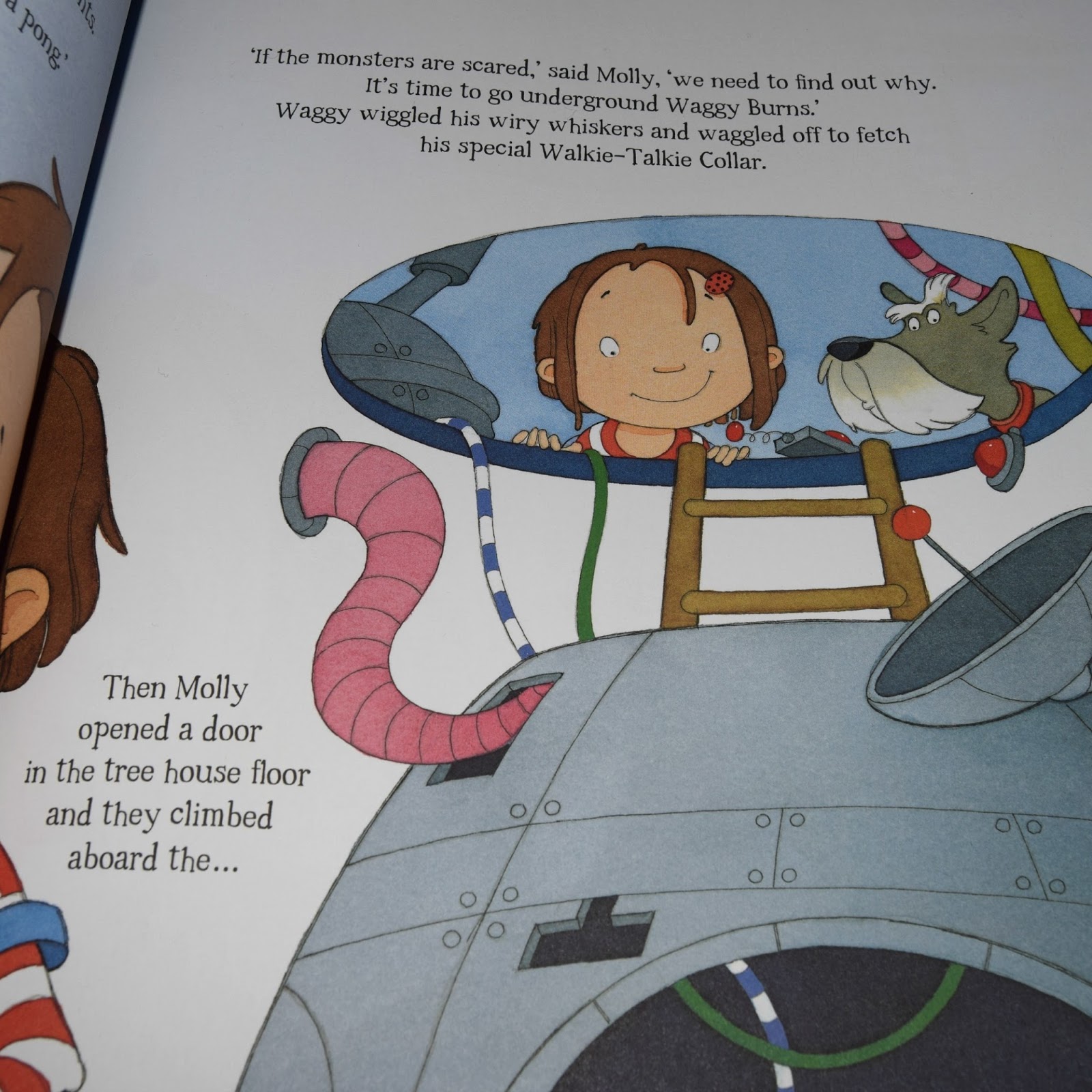 Wafflemama.: Molly Maybe & The Ghost Train >> Book Review