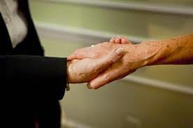 Body Language: WHAT DOES YOUR HANDSHAKE MEAN?