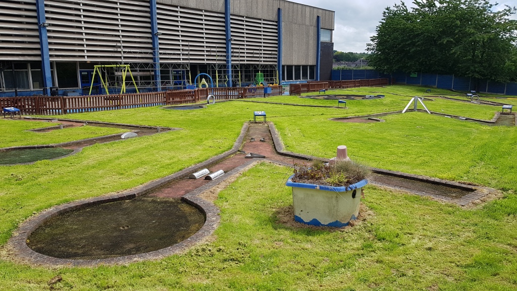 The Ham and Egger Files: Crazy Golf at Fenton Manor Sports Complex in Stoke