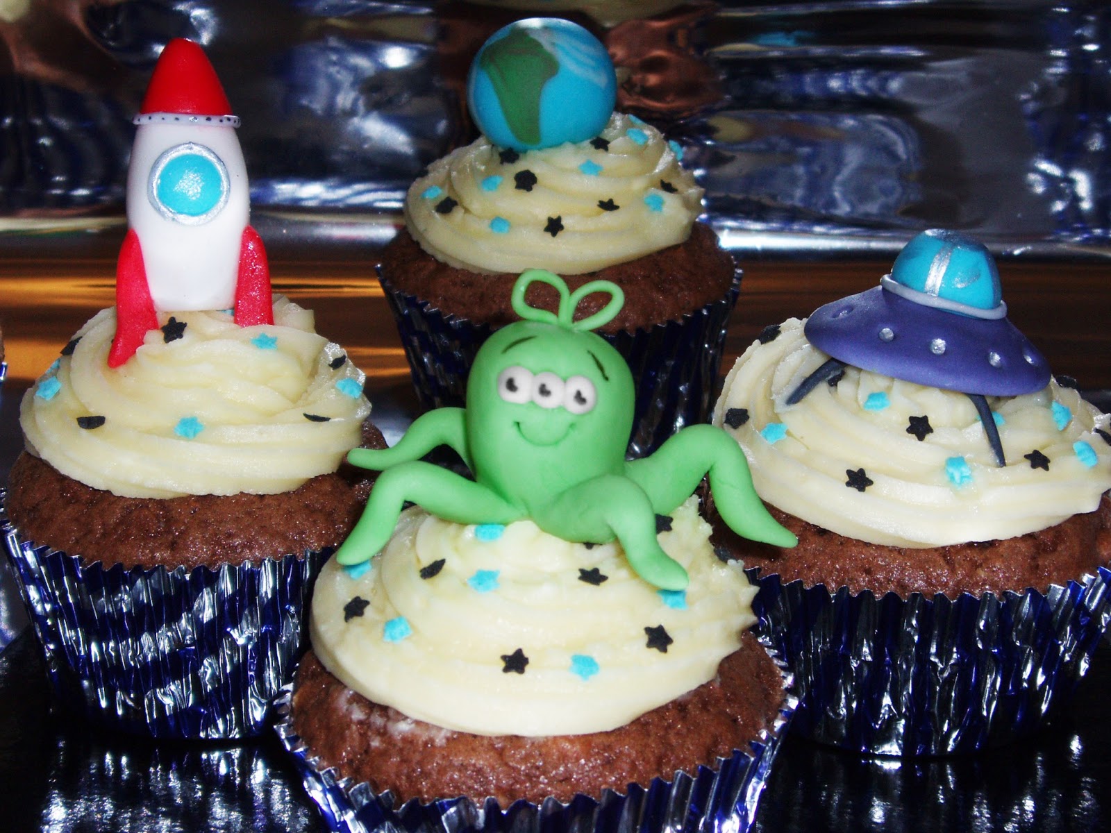 Duliciosamente: Space Cupcakes