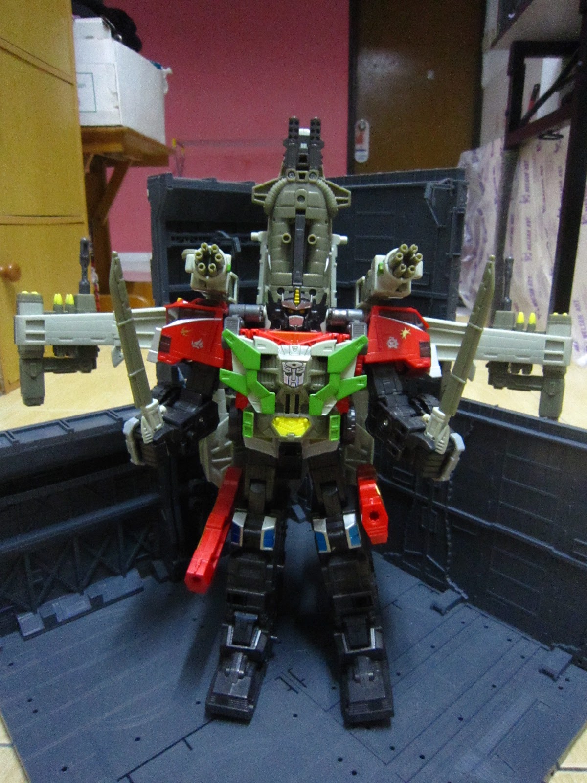 Totally Toys: Transformers Cybertron - Galaxy Force Optimus Prime