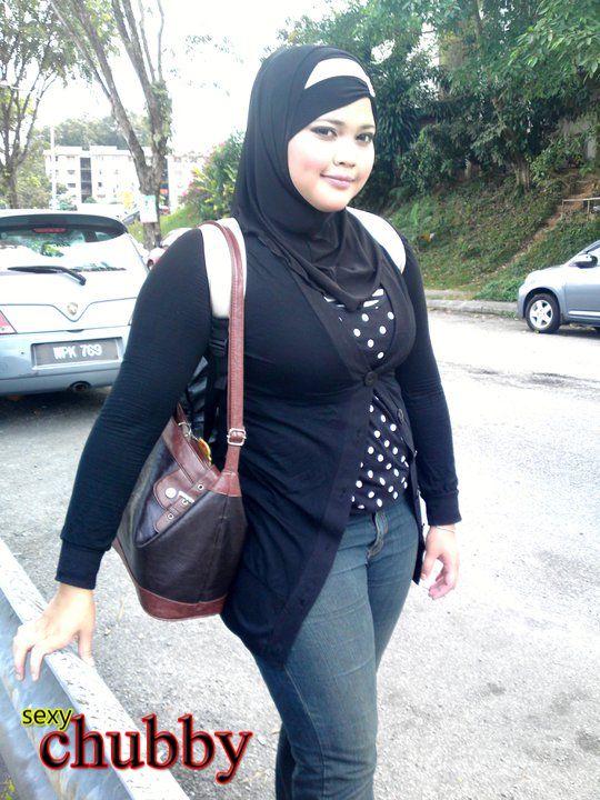 Geng Awek Bertudung Putri Yang Montok