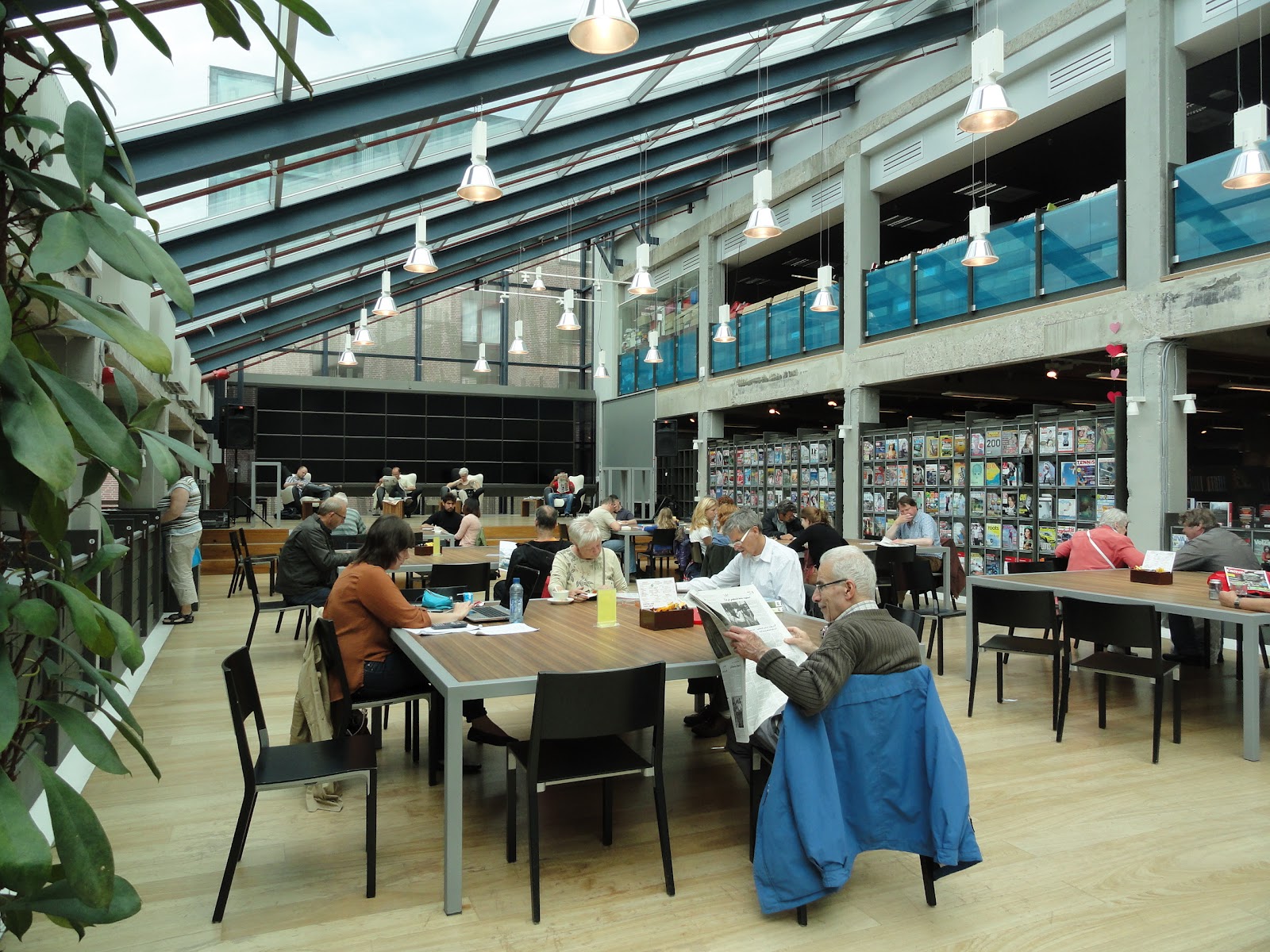 Kiwi abroad...: Delft Public Library...