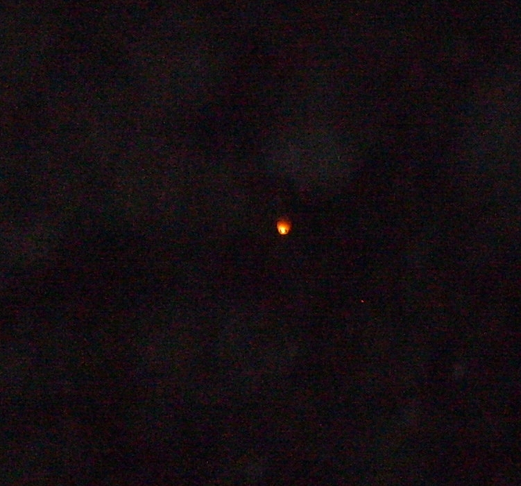 World UFOs: Amber Colored UFOs Seen Over Cabo San Lucas Mexico