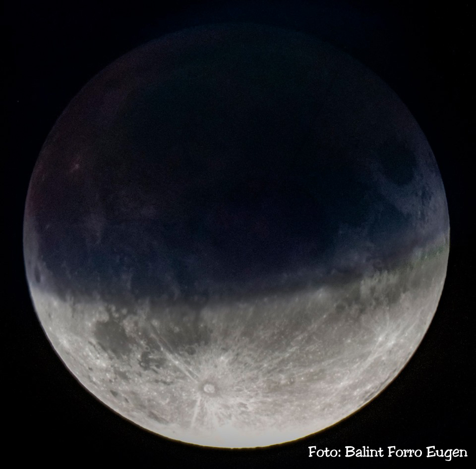 Poze cu eclipsa partiala de Luna din data de 16 spre 17 iulie 2019