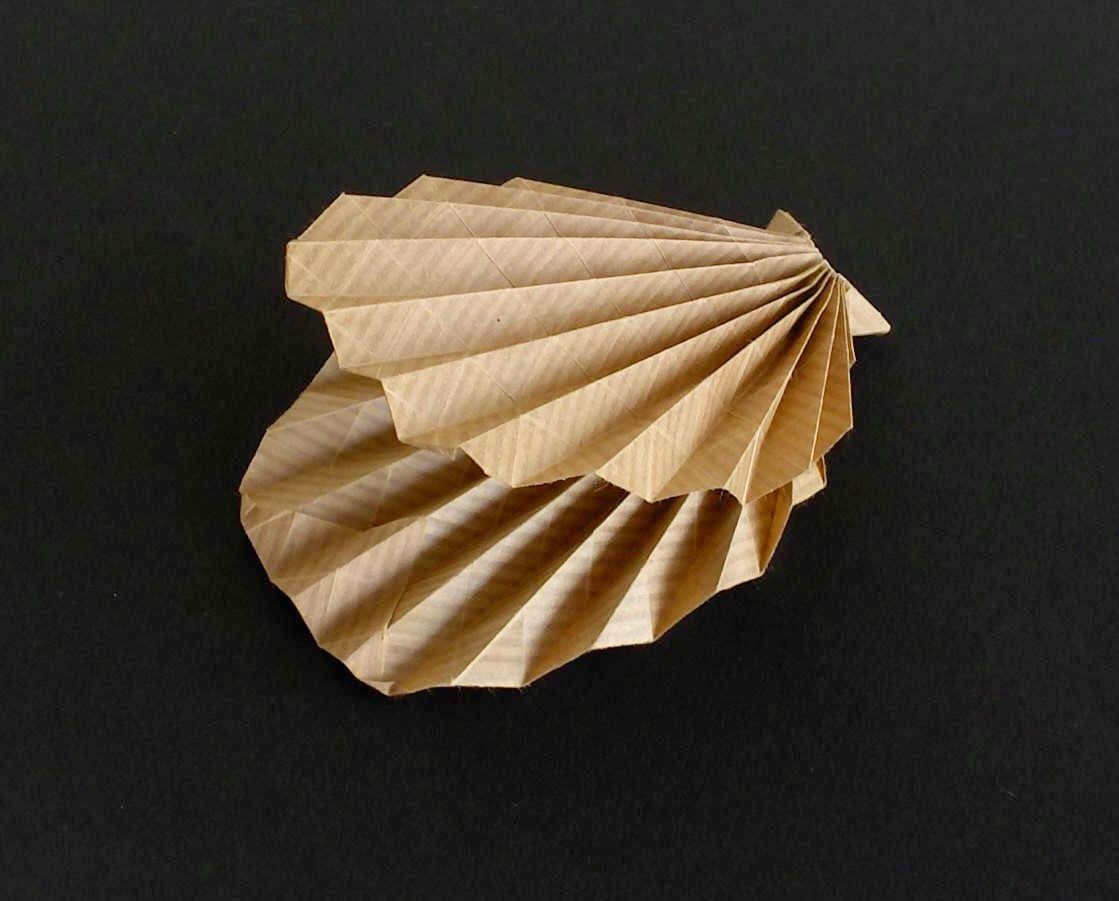 make a origami clam ~ easy origami instructions for kids crafts