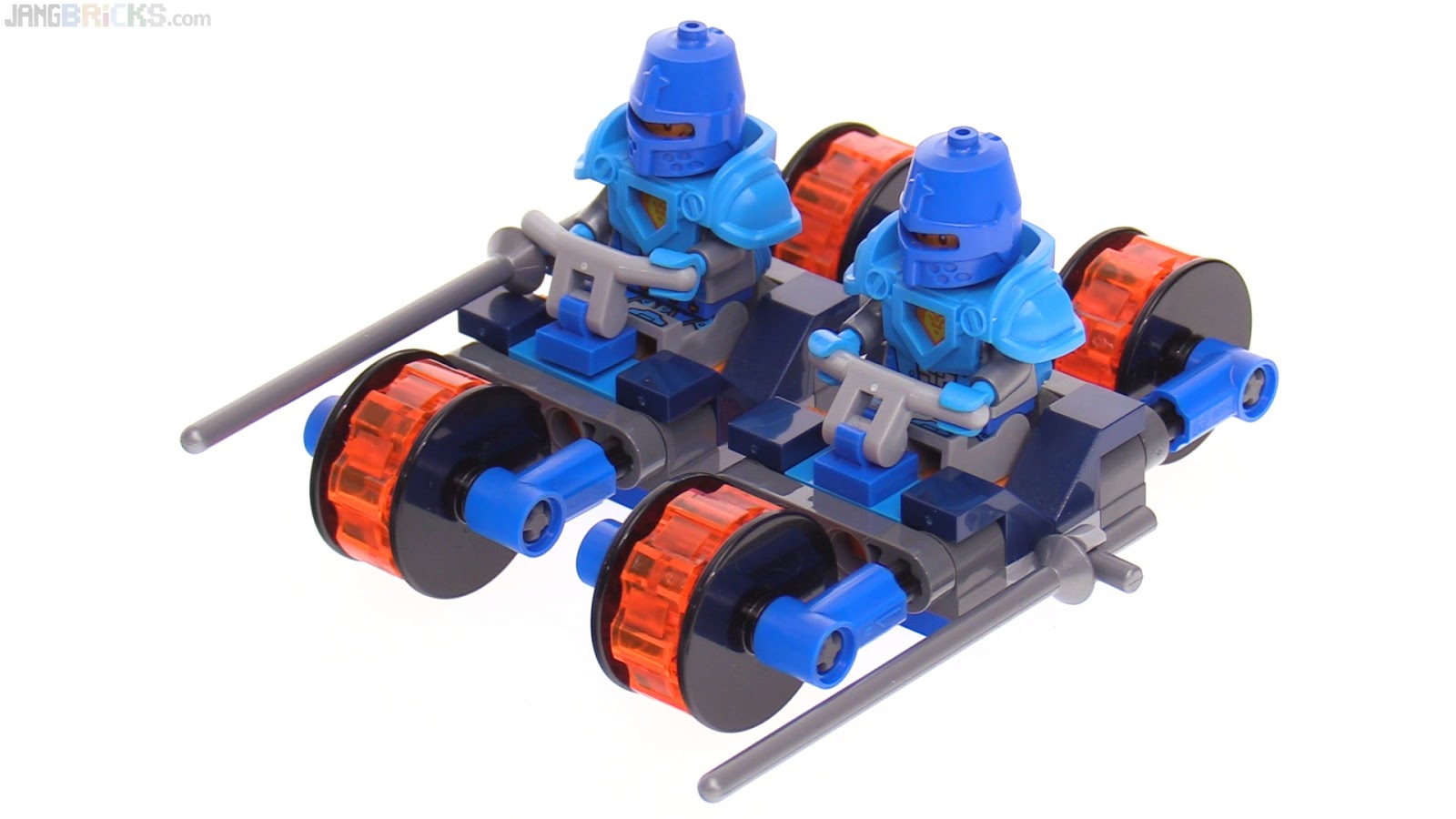 Connecting multiple LEGO NEXO Knights Knighton Riders (30376)