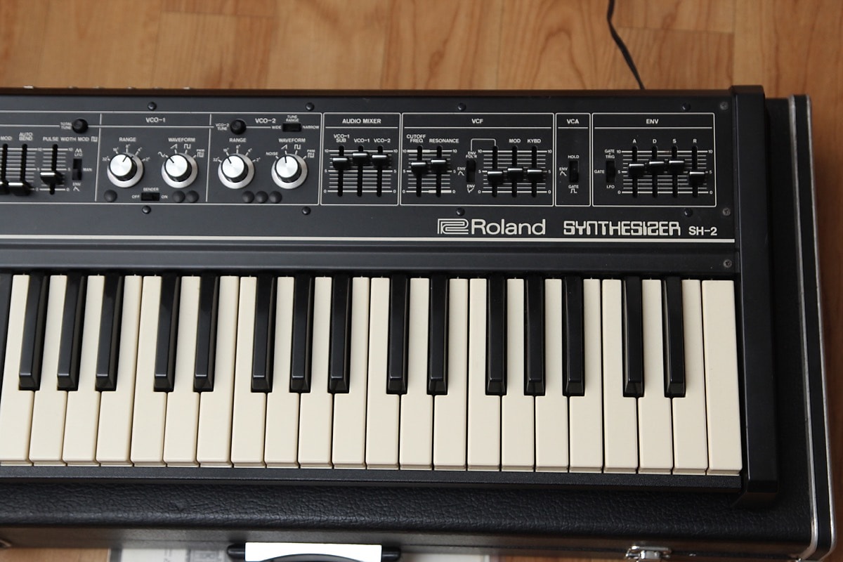 MATRIXSYNTH: Roland SH-2 Vintage Analog Synthesizer with Original Case