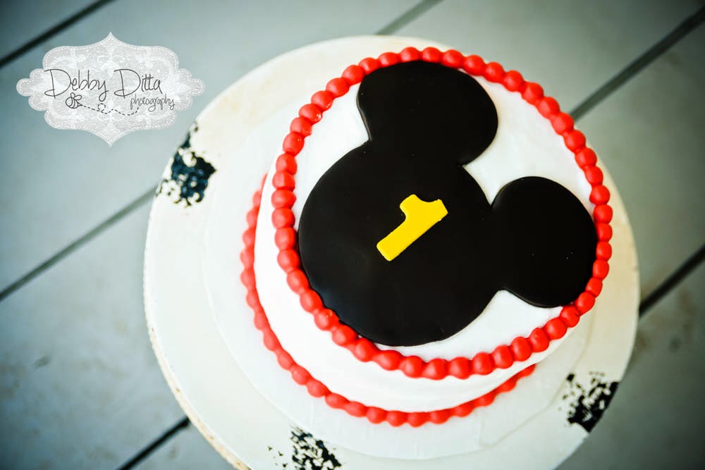 Debby Ditta Photography: Happy First Birthday Jaden. One year cake ...