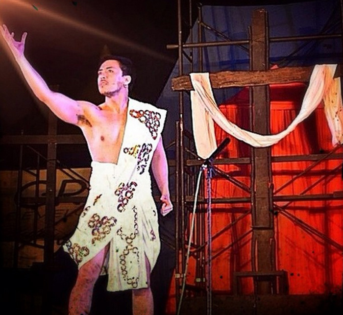 swordshines10: SI LANCE, ANG HESUS NG AKING BUHAY, AT ANG SENAKULONG ...