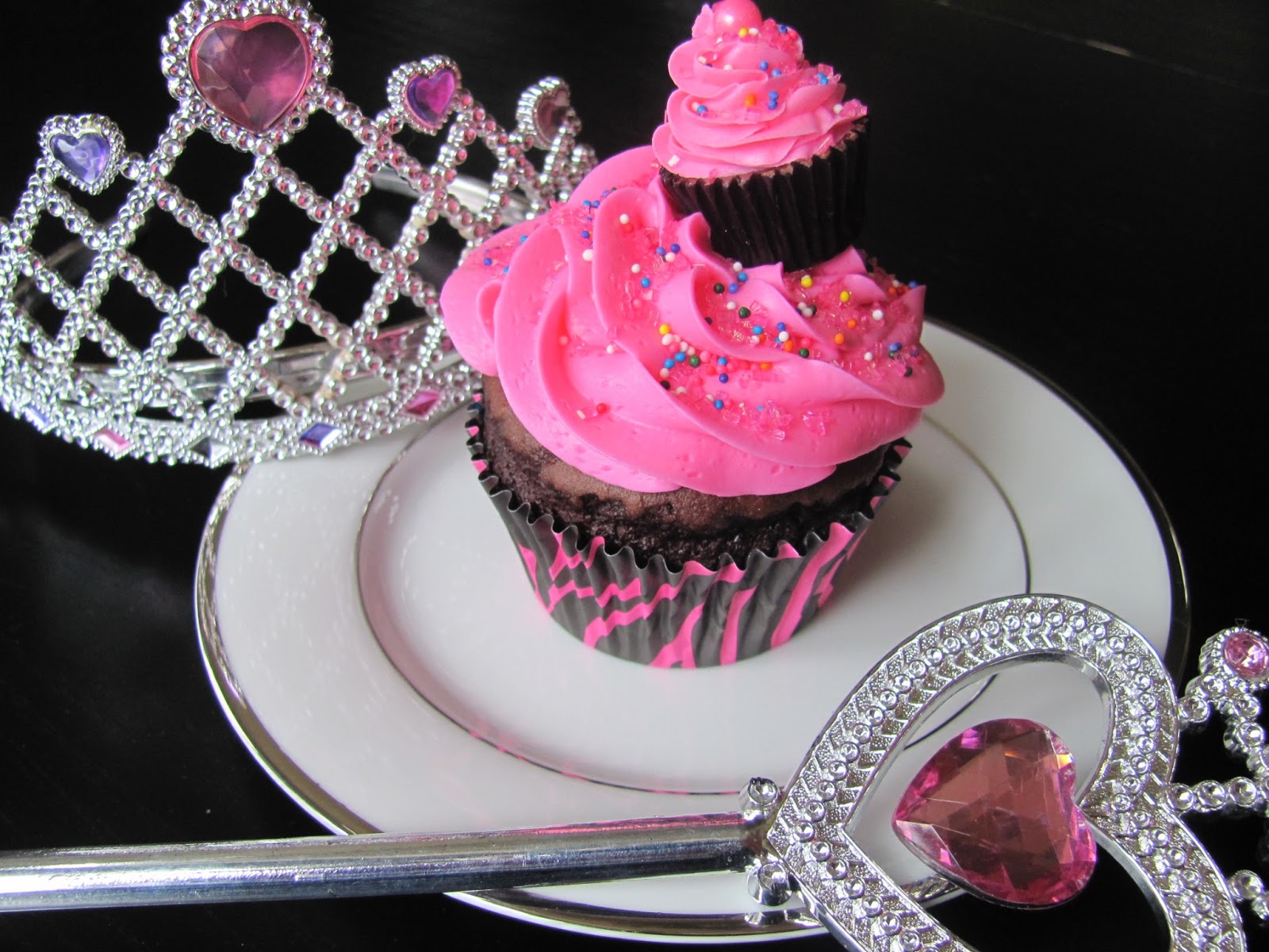 With Blonde Ambition: Perfectly Pink Princess Cupcakes