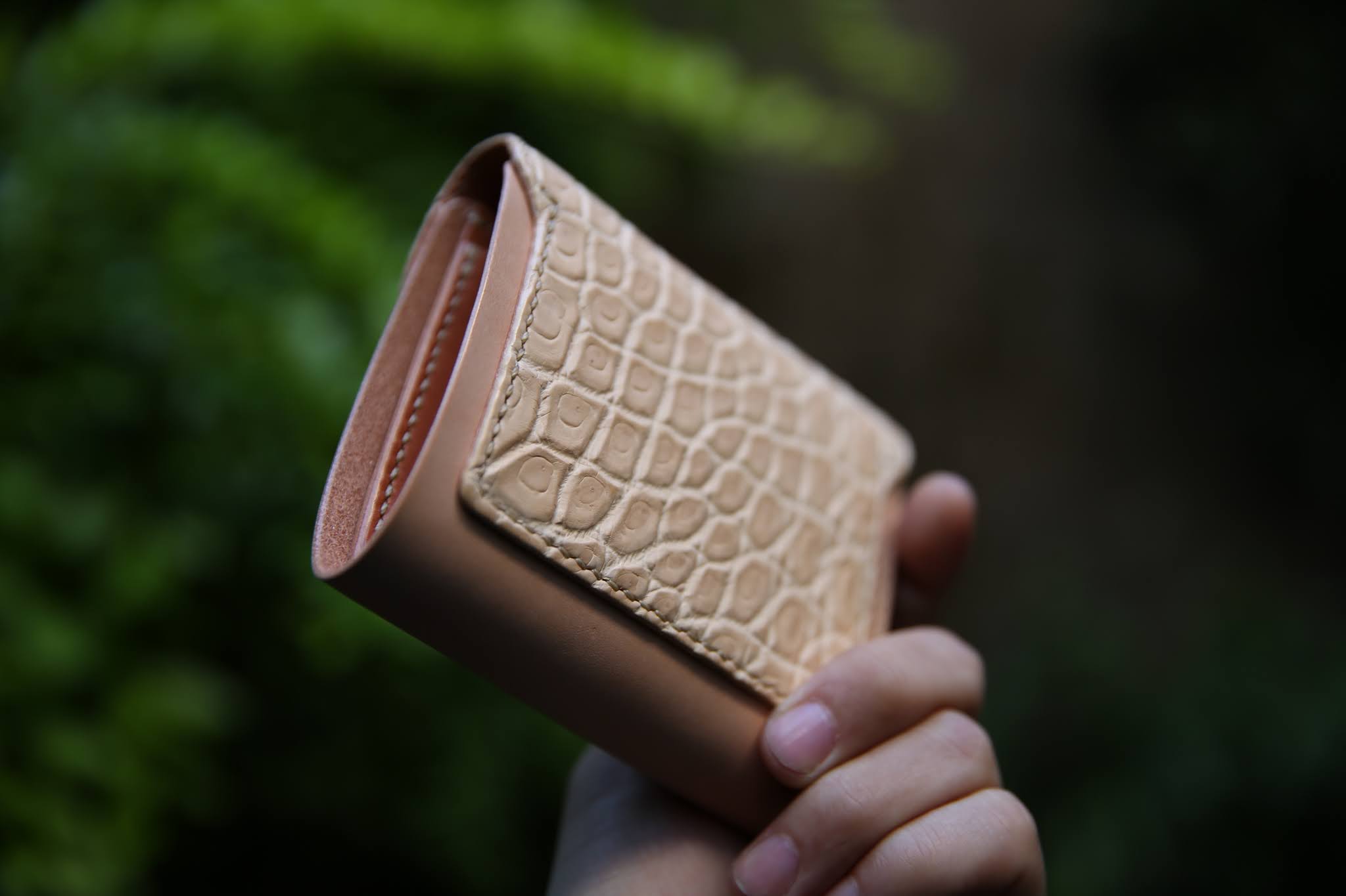 新型W10よりは一回り大きいですが、