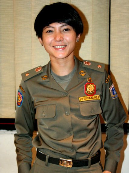 Profil Poppy Sovia | Wawasan Kita