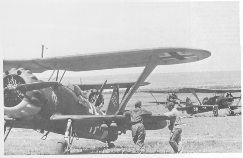 FalkeEins - the Luftwaffe blog: Henschel Hs 123 photo selection Fly ...