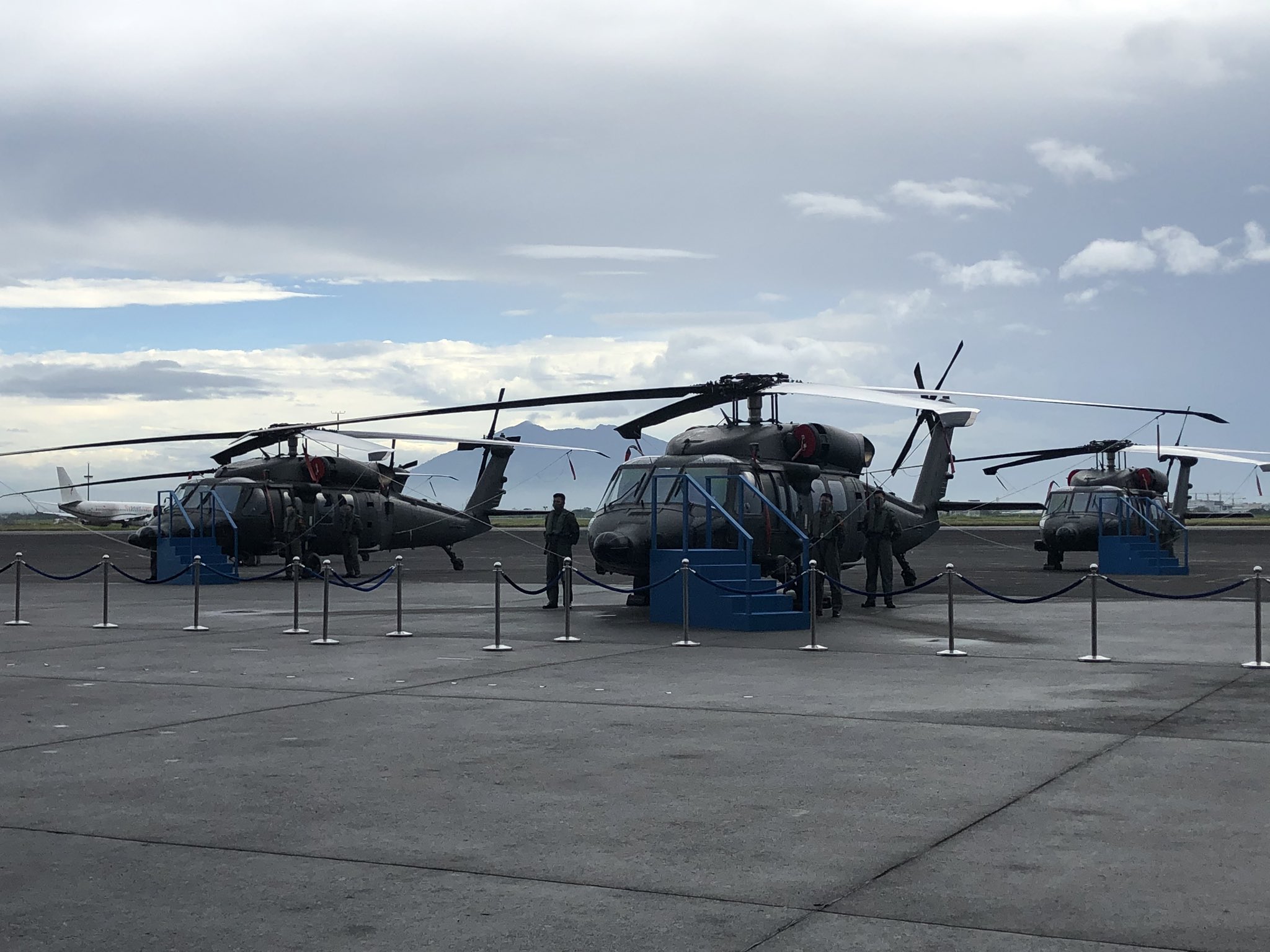 Philippines inducts 6 new Sikorsky S-70i Black Hawk combat utility helicopters - Asia Pacific ...