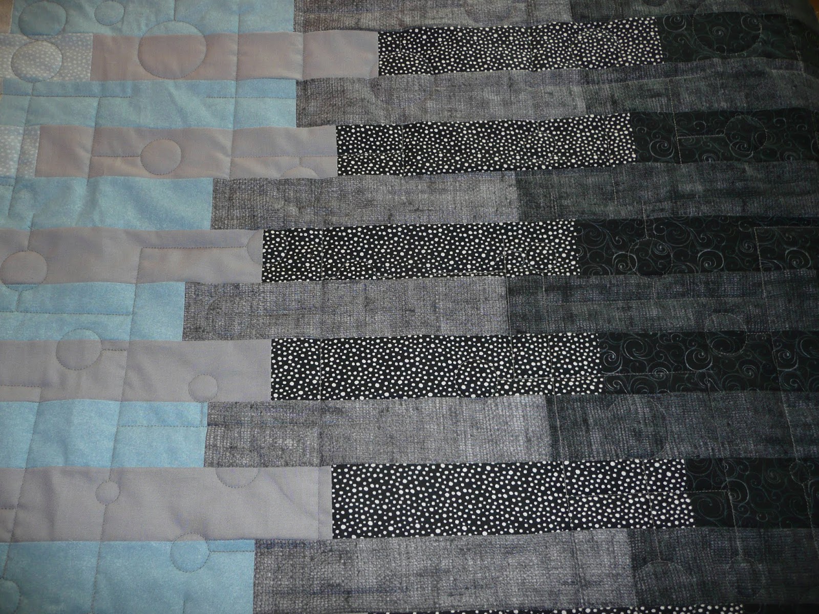 Acorn Ridge Quilting: Connor's Move Over Quilt
