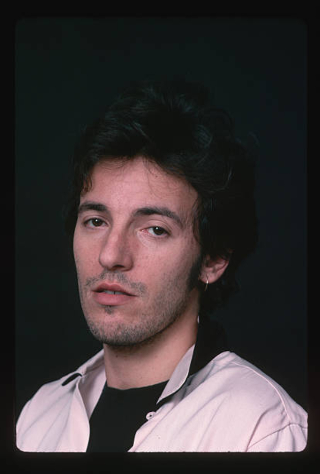 30 Studio Portraits of Bruce Springsteen Taken by Lynn Goldsmith in ...