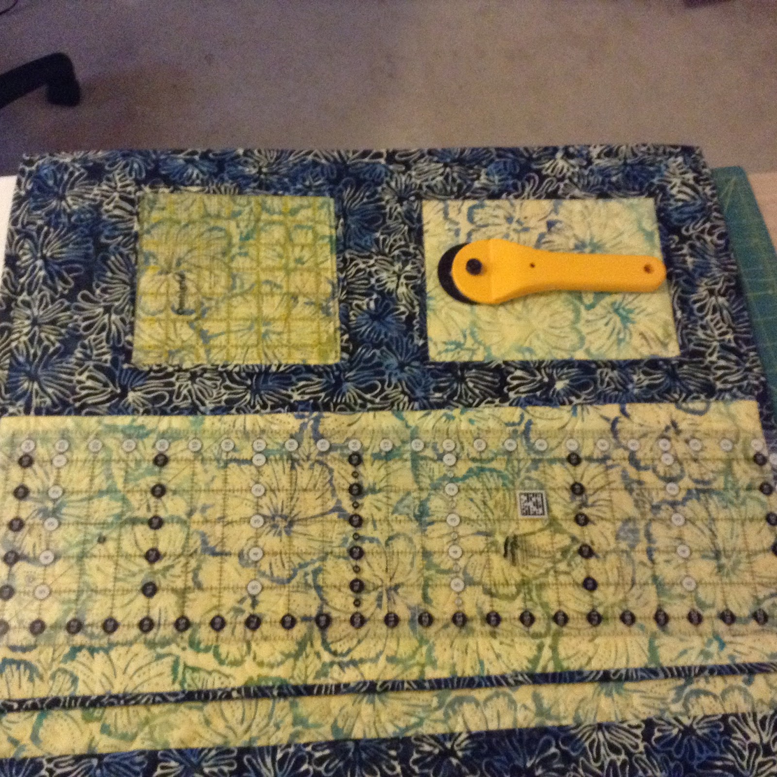 Lazy Lab Quilt Company: Handy-Dandy Ruler Tote