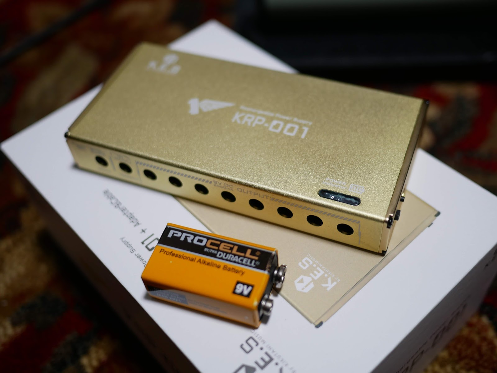 キクタニKRP-001 エフェクターにバッテリー - ギターC調？ジャラジャラン♪