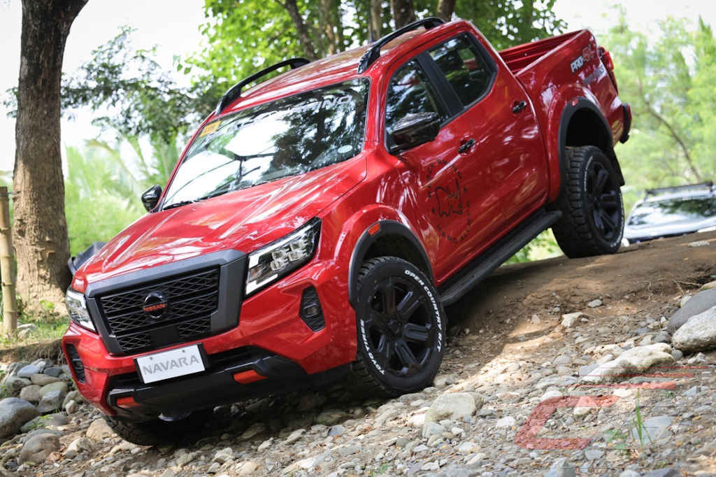 The Nissan Navara PRO-4X Looks Awesome In These New Black Rhino Wheels ...