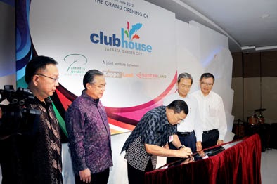 Marketing Jakarta Garden City Contact Us : 0812 18 546 563: Club house ...