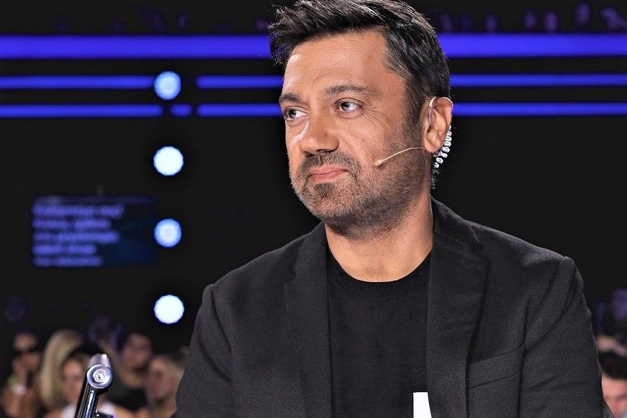 ShowTime-cy: ΓΙΩΡΓΟΣ ΘΕΟΦΑΝΟΥΣ: ΕΞΩ ΦΡΕΝΩΝ ΜΕ ΤΟΥΣ ΚΥΒΕΡΝΩΝΤΕΣ ΤΗΣ ...