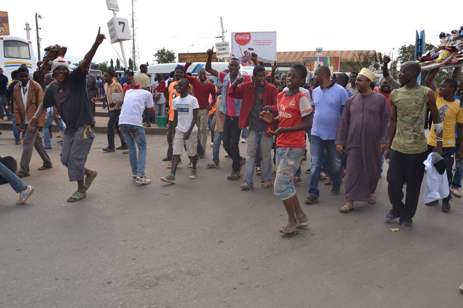 DAVIS MOSHA ABEBESHWA MAJUKUMU YA MBUNGE MOSHI MJINI NA WANANCHI ...