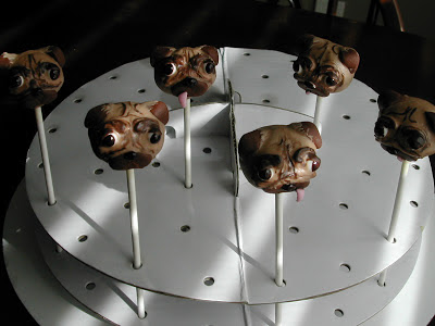 Mini Cakes by Mini Marge: Pug Pops!