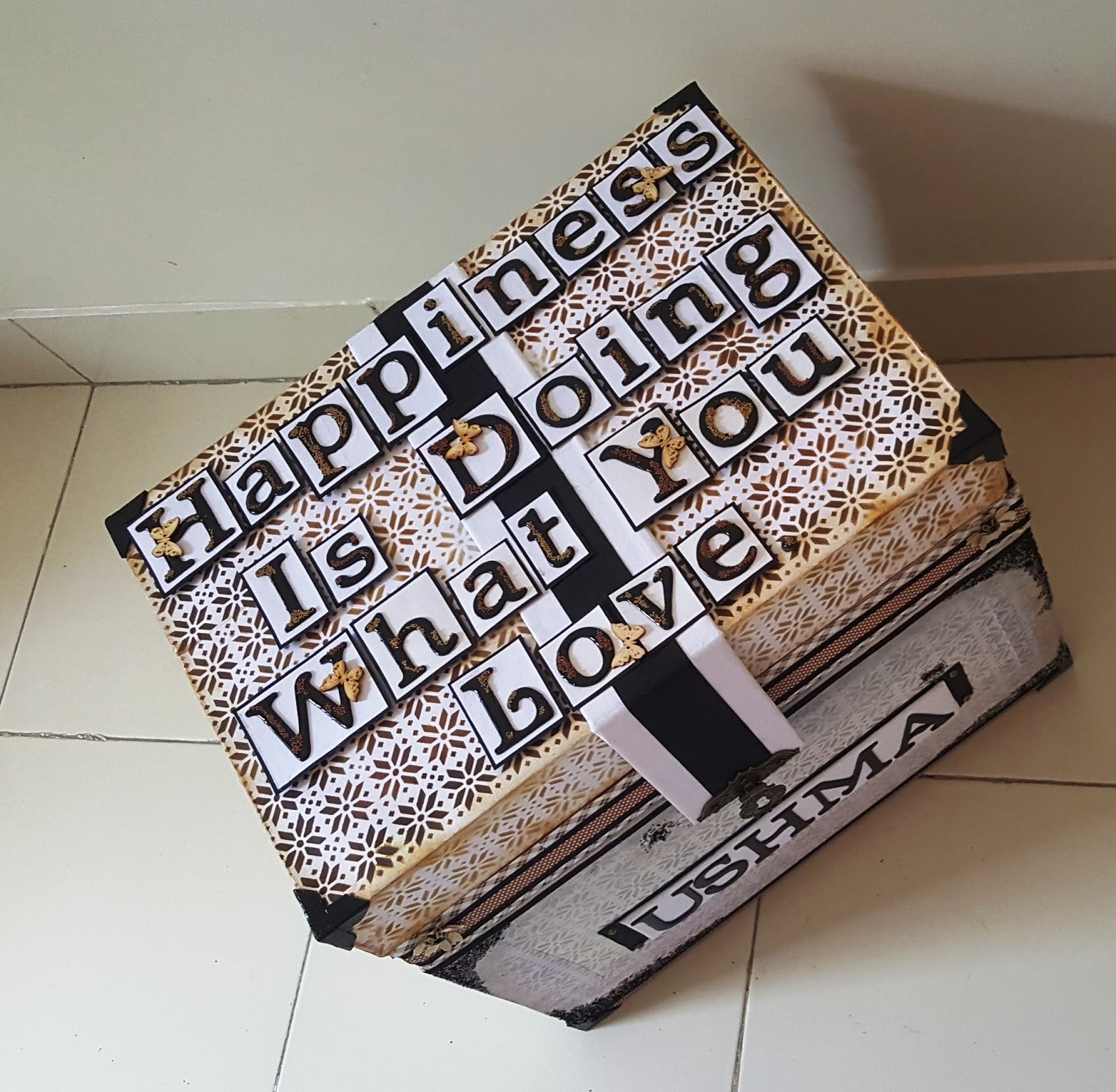 VREnchanted Color, Craft & more....: Treasure Chest